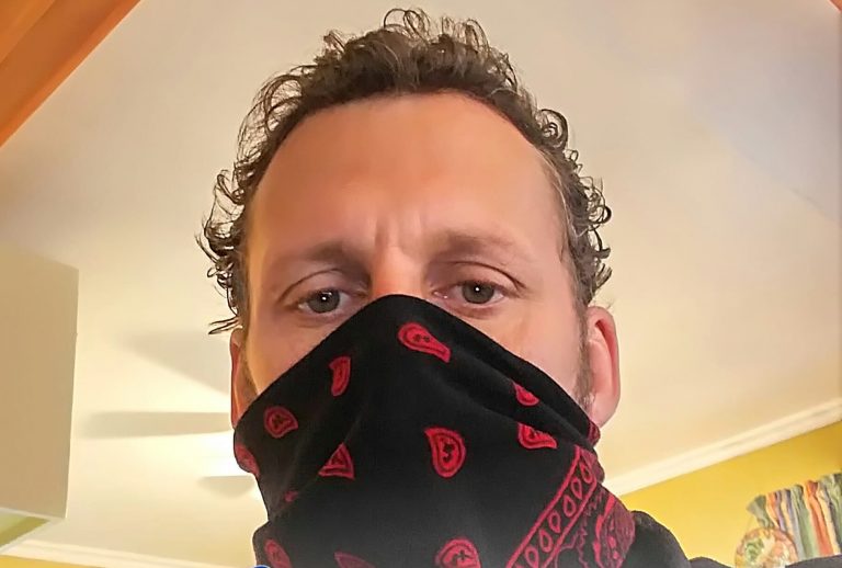 Stéphane Bourque comparaît pour des accusations de séquestration, de ...