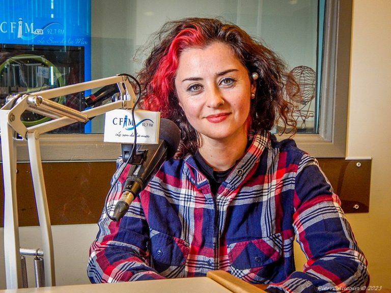 Naghmeh Sharifi... devenir île - CFIM